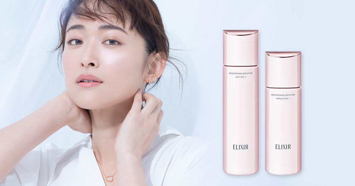 ELIXIR | エリクシールの「光ブースト化粧水」で透明感とハリに満ちた肌へ | MAQUIA ONLINE（マキアオンライン）