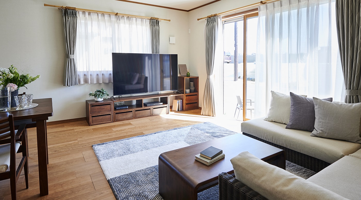 【実例付き】16畳LDKで快適なリビングを叶えるレイアウト術～縦長・横長・正方形LDK16畳～ | a.flat 風が運ぶ、自然の贈りもの - 目黒通り・新宿・大阪梅田(グランフロント北館)