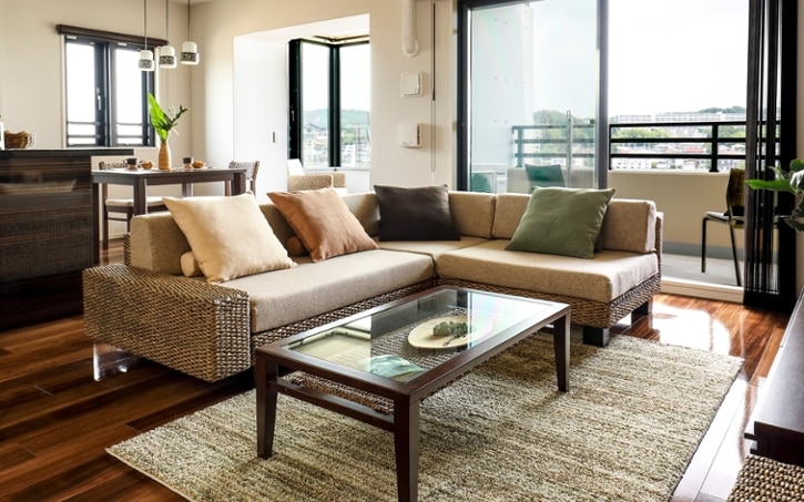 L字リビングの間取りを快適にレイアウトするコツ ～L字のリビング・LDK実例付き～ | a.flat 風が運ぶ、自然の贈りもの - 目黒通り・新宿・大阪梅田(グランフロント北館)