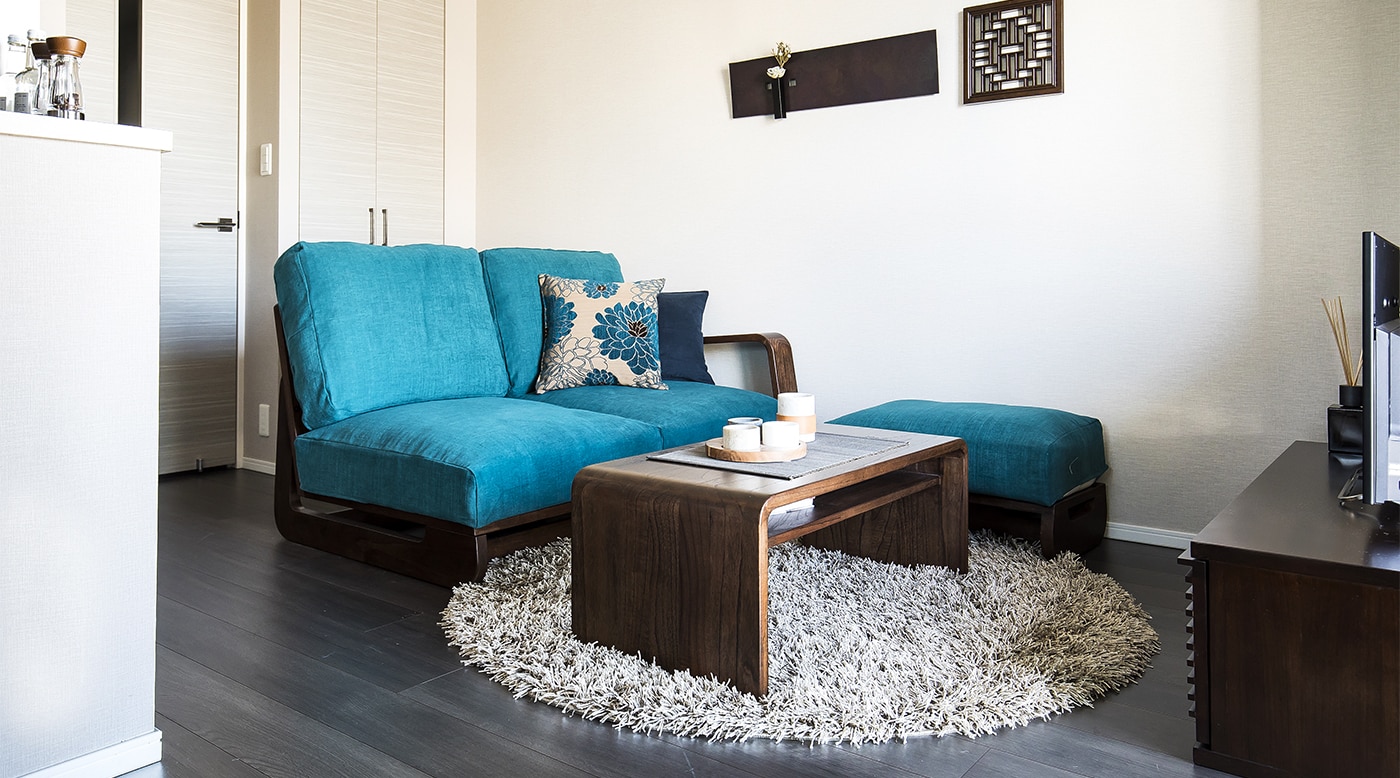 【インテリア実例】おしゃれな一人暮らし1LDKを叶えたインテリア・家具選び ～肩肘ソファと収納ベッド～ | a.flat 風が運ぶ、自然の贈りもの - 目黒通り・新宿・大阪梅田(グランフロント ...