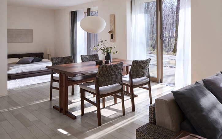 【20畳のリビング・LDK実例】広い空間を活かしたレイアウト＆コーディネートのポイント | a.flat 風が運ぶ、自然の贈りもの - 目黒通り・新宿・大阪梅田(グランフロント北館)