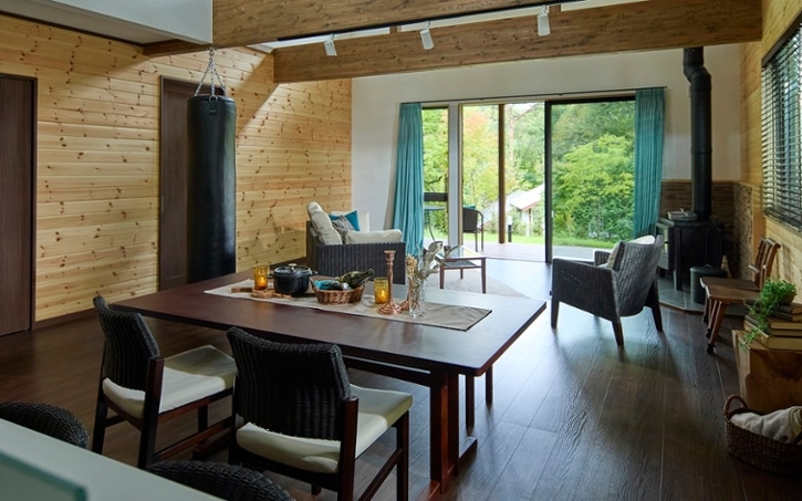 【20畳のリビング・LDK実例】広い空間を活かしたレイアウト＆コーディネートのポイント | a.flat 風が運ぶ、自然の贈りもの - 目黒通り・新宿・大阪梅田(グランフロント北館)