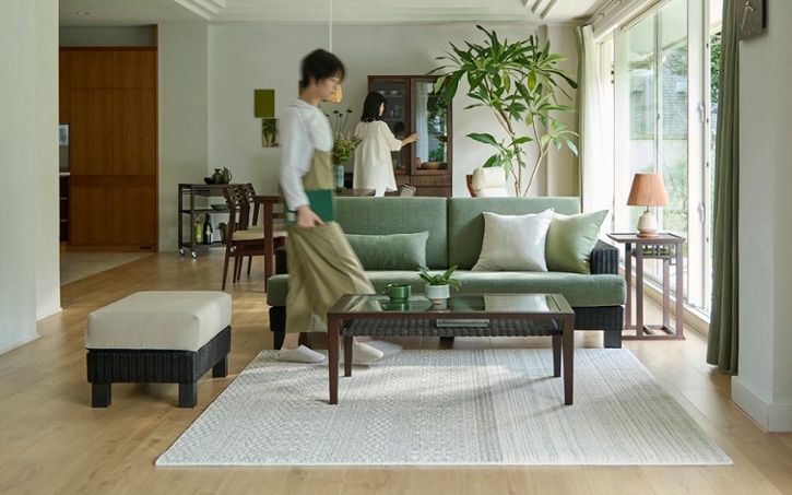 2LDKのレイアウト例・家具配置 ～二人暮らし・同棲で叶える理想のリビング・部屋～ | a.flat 風が運ぶ、自然の贈りもの - 目黒通り・新宿・大阪梅田(グランフロント北館)