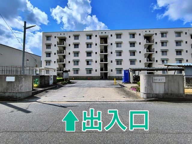 ビレッジハウス篠山【W-299】駐車場※1号棟と2号棟の間付近｜駐車場予約サービスアキッパ