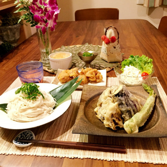 そうめんに合うおかずは？簡単で栄養もバッチリ人気の献立レシピを紹介 | お食事ウェブマガジン「グルメノート」