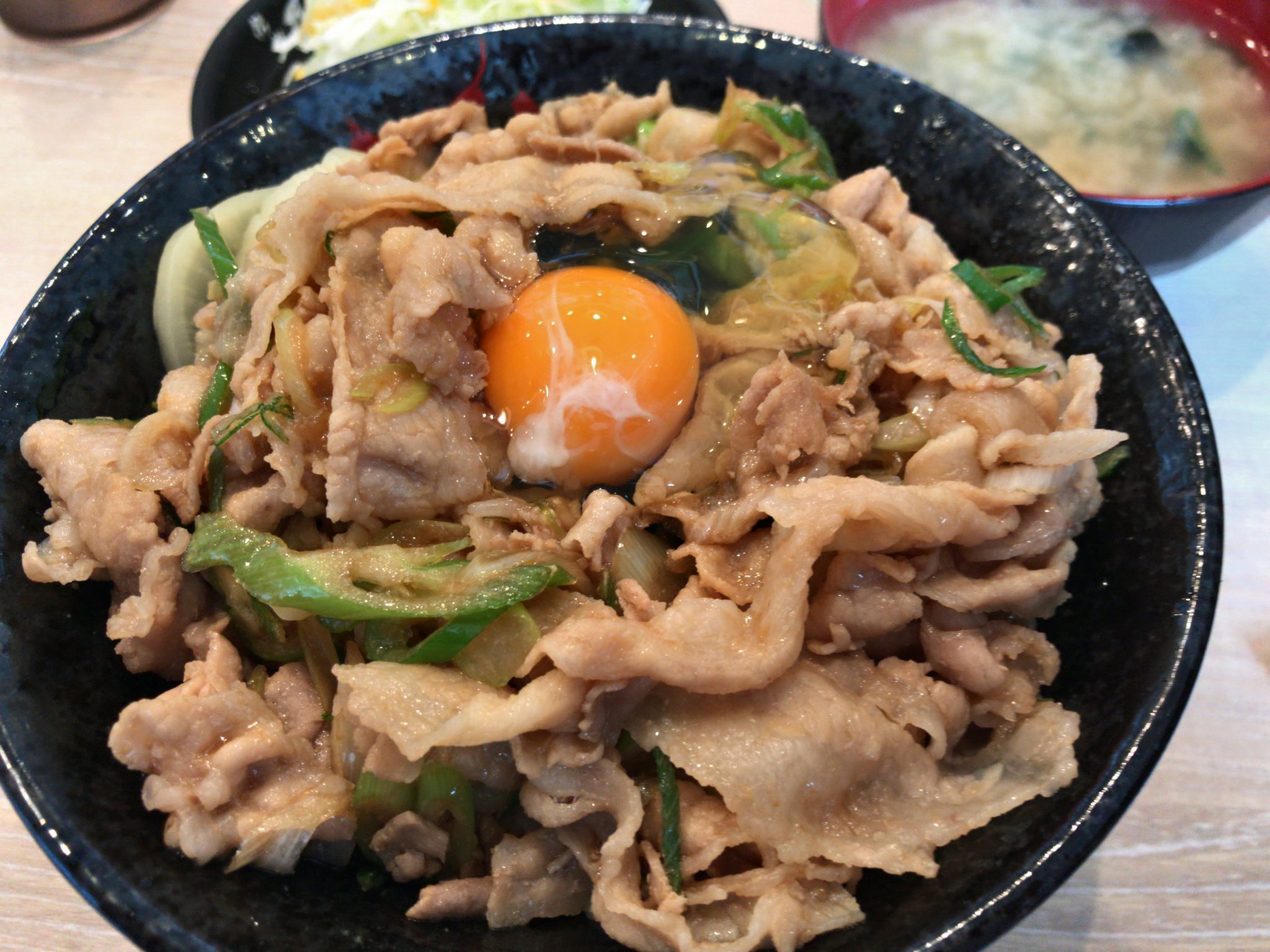 伝説のすた丼のおすすめメニューランキングTOP10！持ち帰りも解説！ | お食事ウェブマガジン「グルメノート」