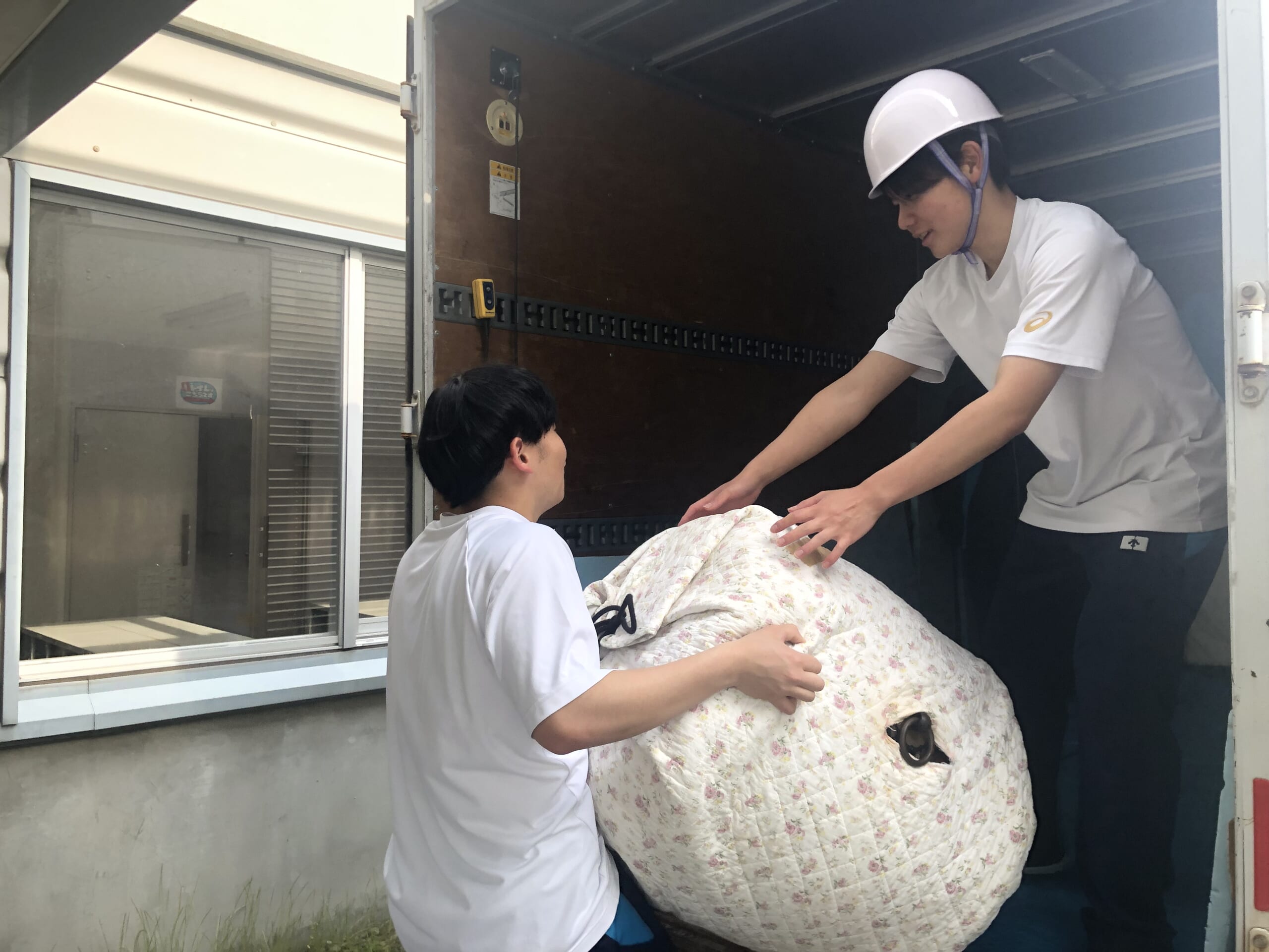 【太鼓の積み込み作業の様子】 | 和太鼓有志団体 ～飛龍団～ | 西山学院高等学校 | Yellz（エールズ）