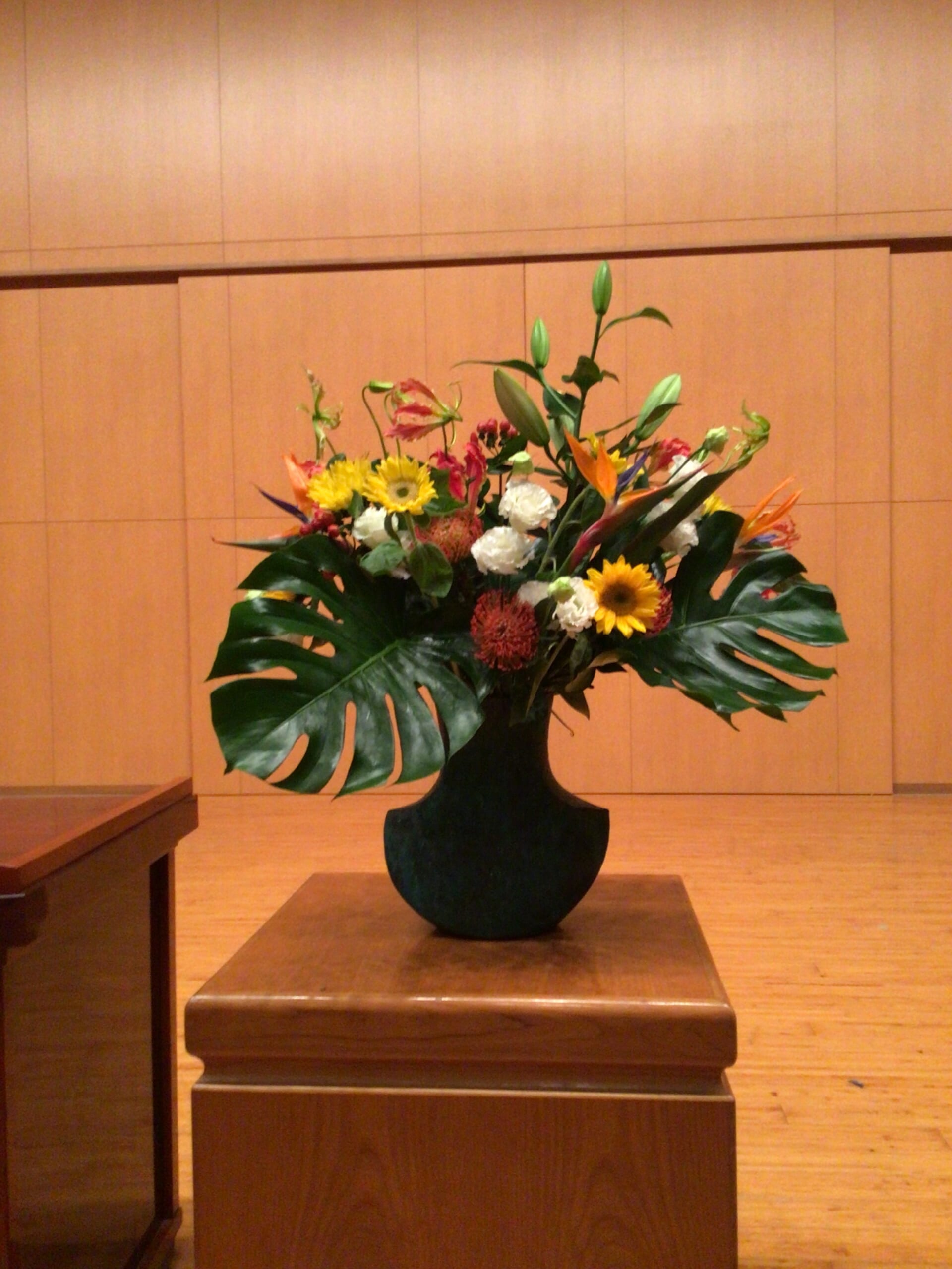 講演会用お花を生けました | 高校｜華道部（真生流） | 筑紫女学園中学校・高等学校 | Yellz（エールズ）