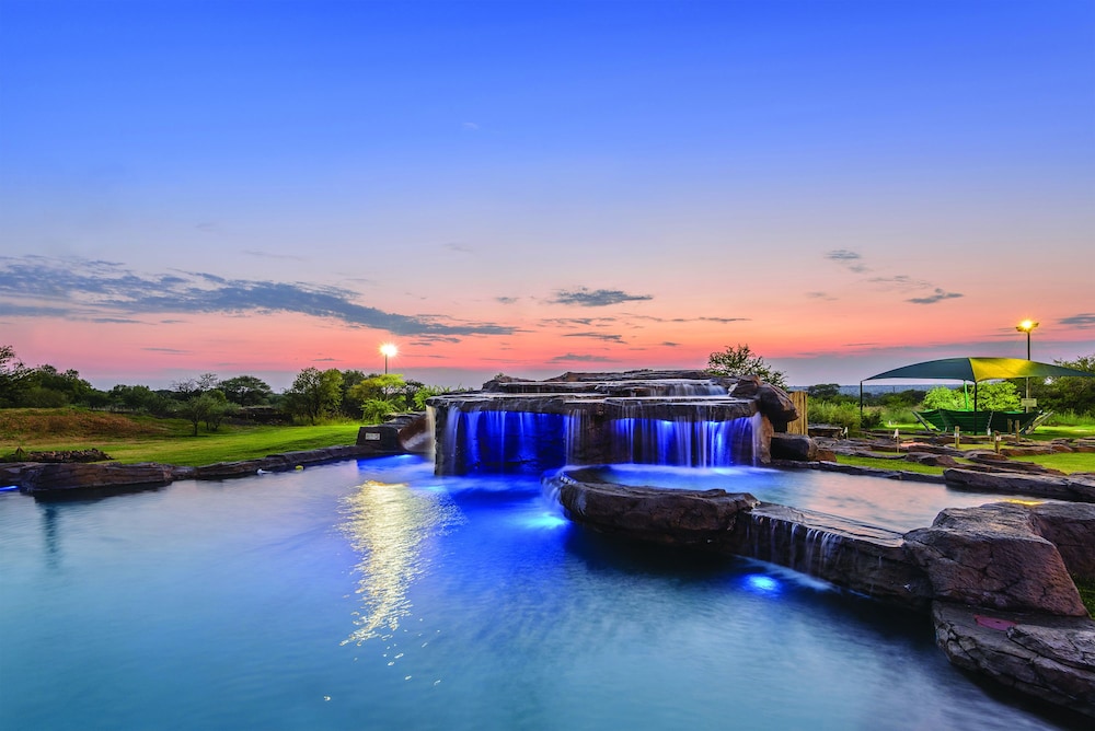 ザ キングダム リゾート【 2023年最新の料金比較・口コミ・宿泊予約 】 - トラベルブック(TravelBook)