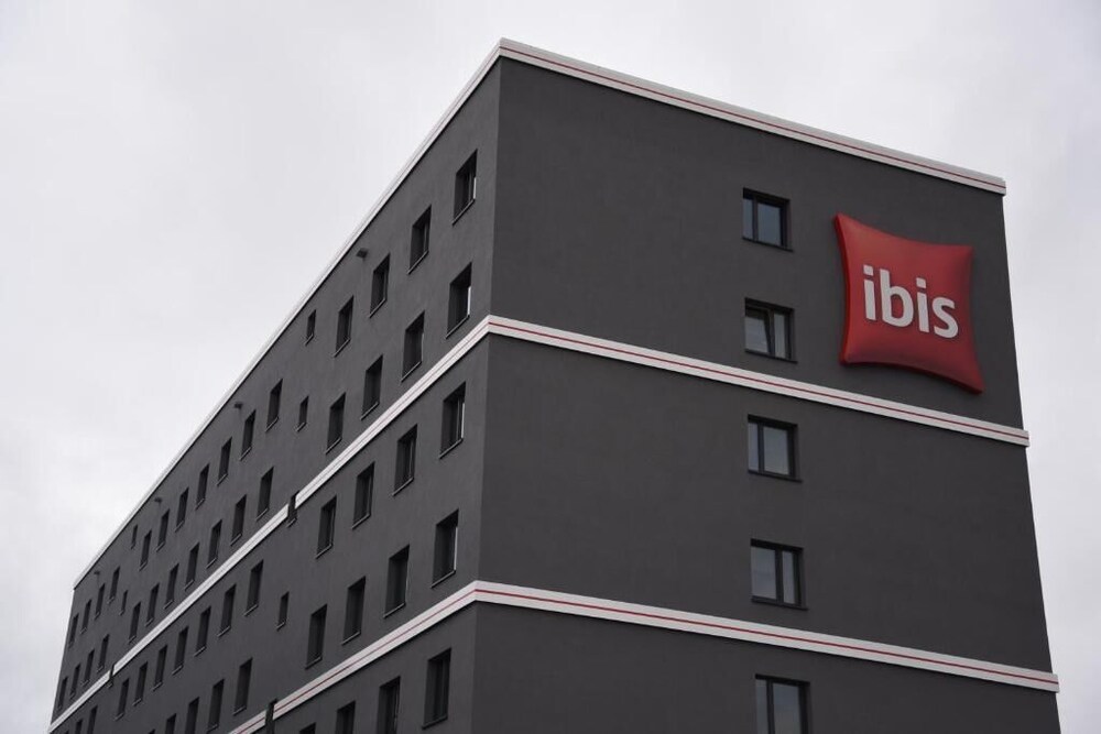 ibis Duesseldorf Airport【 2023年最新の料金比較・口コミ・宿泊予約 】 - トラベルブック(TravelBook)