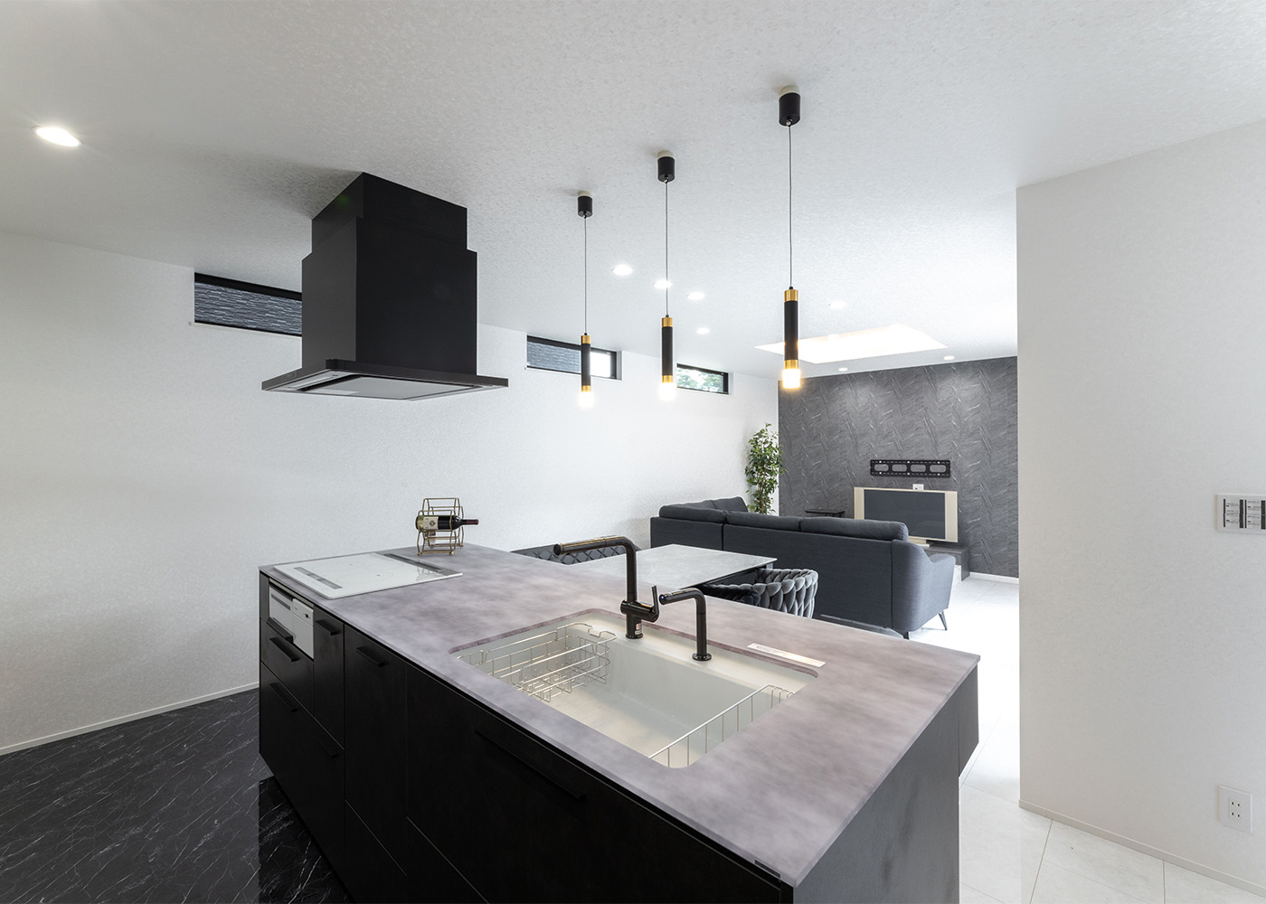 7人家族がのびのび暮らせる中庭から絶景を望む家｜Touch House（タッチハウス）の新築施工例【くふうイエタテ】