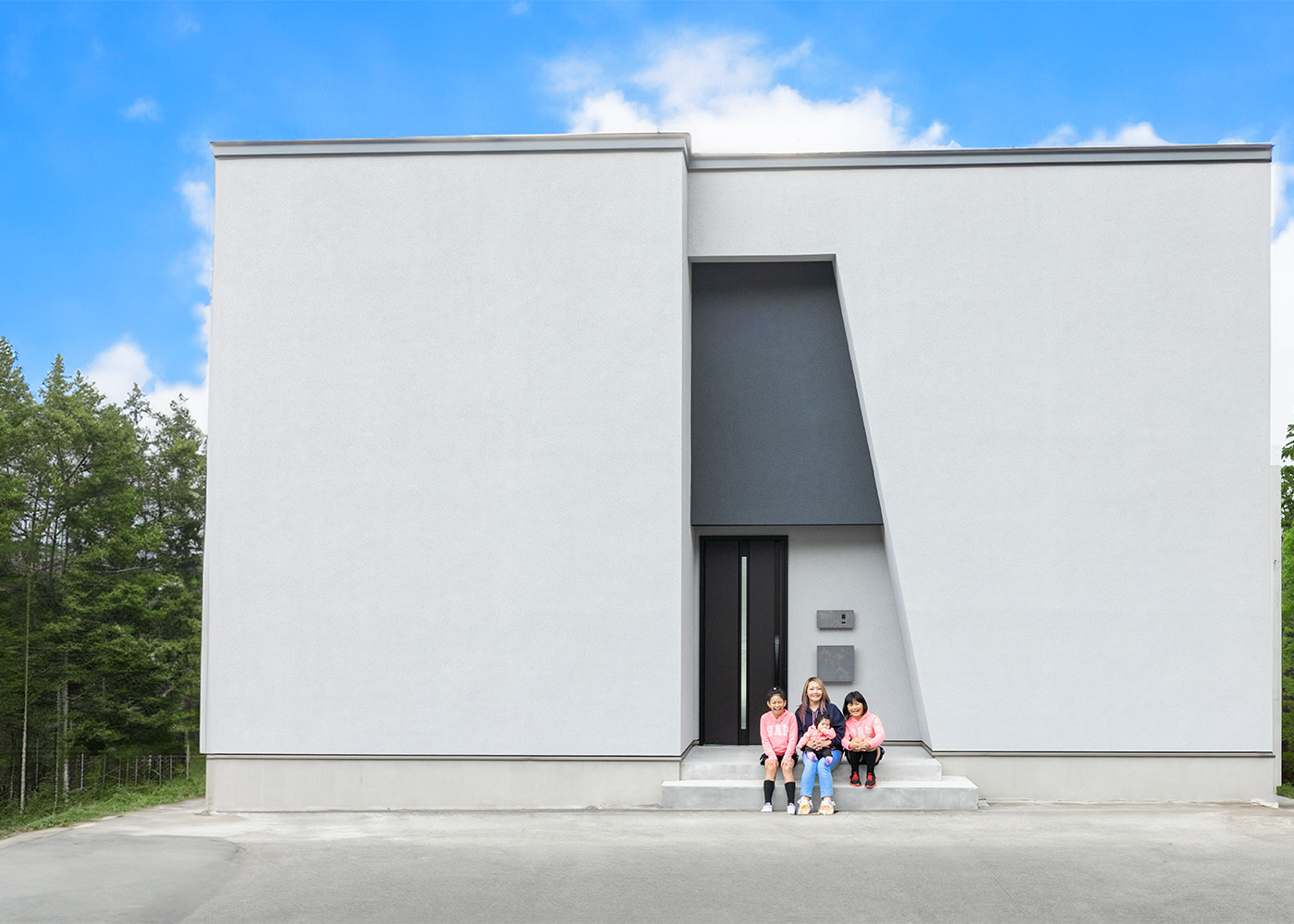 7人家族がのびのび暮らせる中庭から絶景を望む家｜Touch House（タッチハウス）の新築施工例【くふうイエタテ】