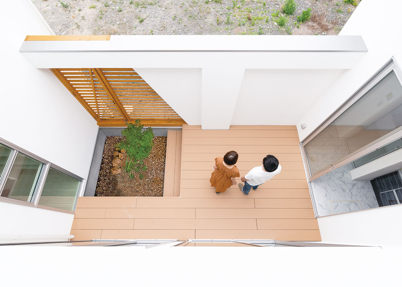 中庭を中心に据えた合理的な家事動線。空とつながる家 | Touch House（タッチハウス）の新築施工例【くふうイエタテ】