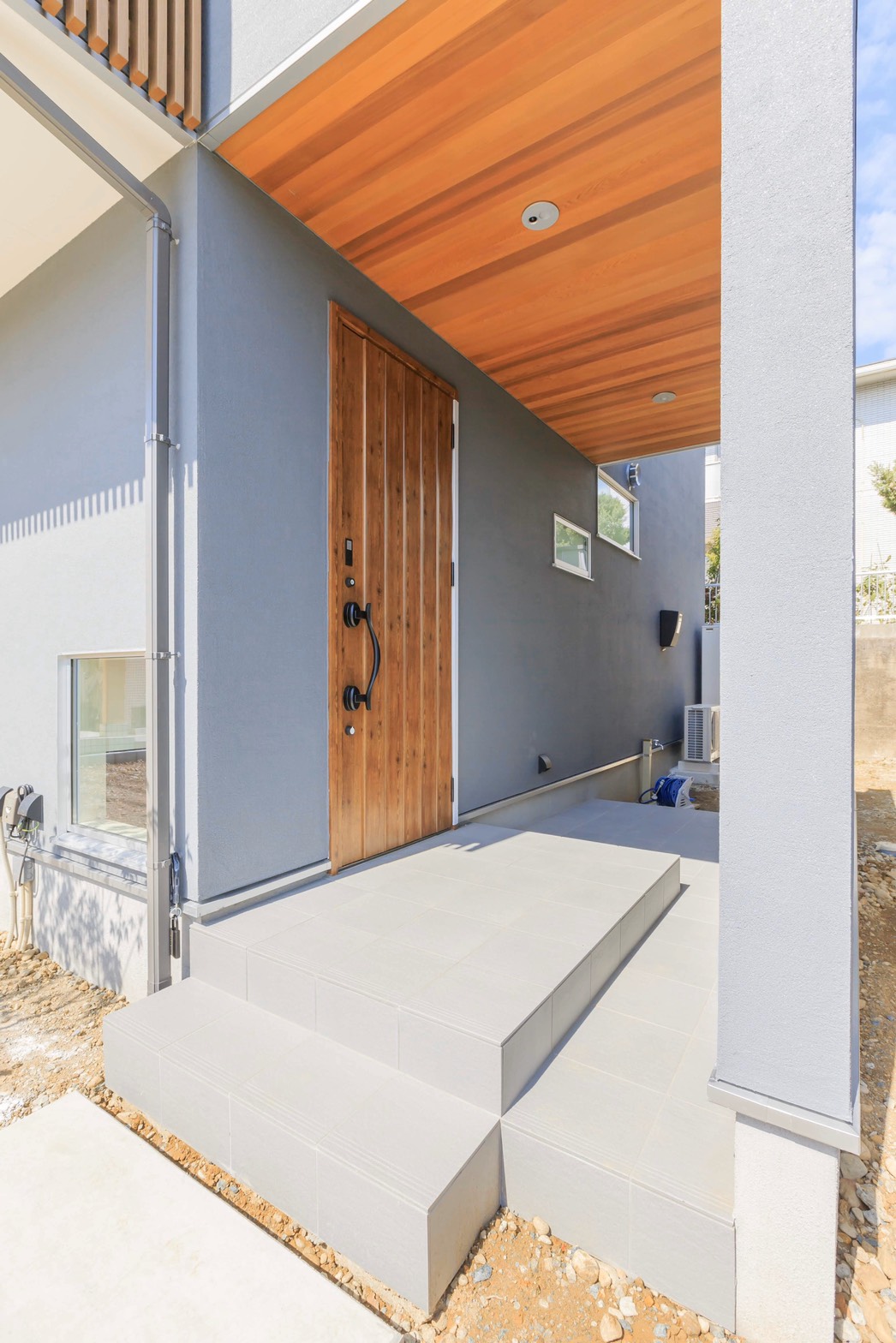 住宅密集地でも自分らしく暮らせるデザイン住宅 | ARRCH アーチの新築施工例【イエタテ】