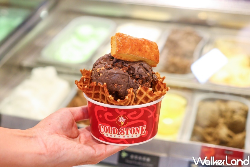 3倍濃巧克力冰淇淋買一送一！COLD STONE「耶誕濃黑巧」3倍濃開賣，聖誕節限定「太妃糖冰淇淋」新品開吃。 | beanfun!