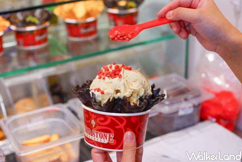 3倍濃巧克力冰淇淋買一送一！COLD STONE「耶誕濃黑巧」3倍濃開賣，聖誕節限定「太妃糖冰淇淋」新品開吃。 | beanfun!