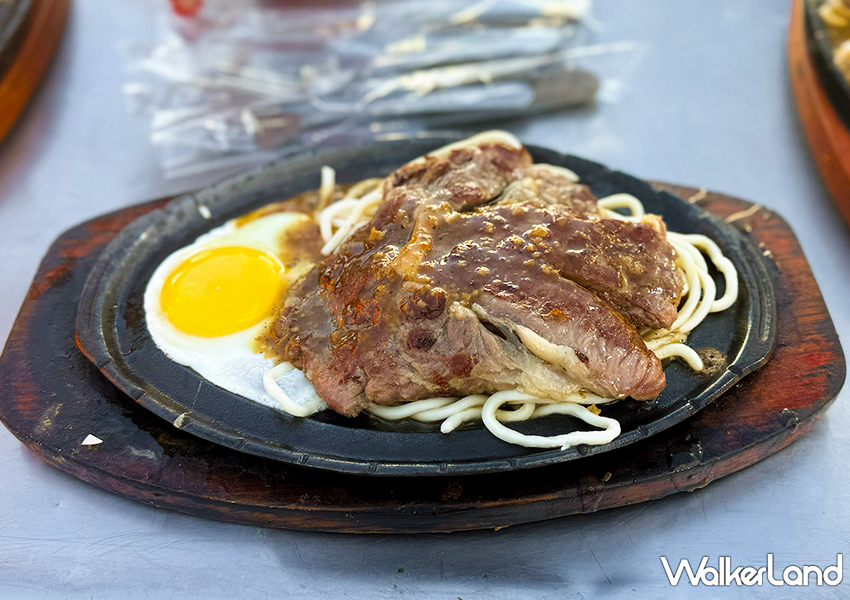 不只基隆廟口夜市！天還沒黑就有人潮，「基隆八斗子夜市」夜市牛排免費加麵、10元串燒CP值超高，一週只賣兩天。 | beanfun!