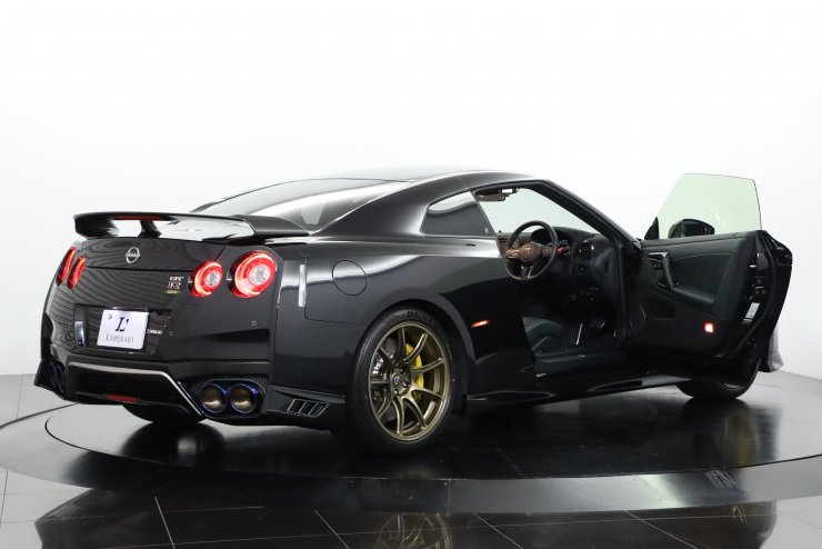 日産 GT-R Premium edition T-spec 走行600km 特別仕様車 カーボンブレーキ カーボンリアスポイラー グリーン ...