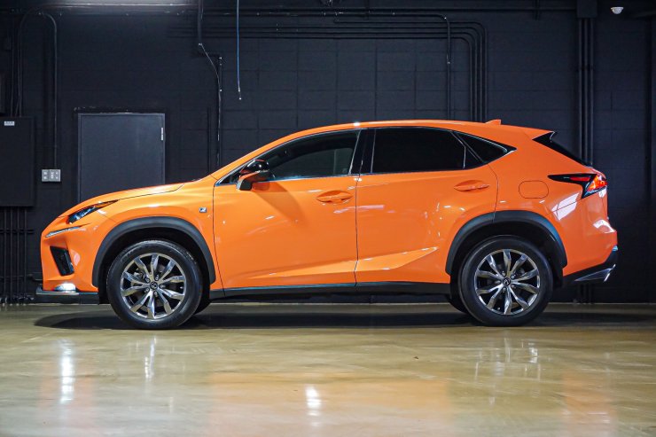 レクサス NX NX300 Fスポーツ 三眼LED パノラマルーフ カラーヘッドアップディスプレイ 全方位モニター ホワイトレザー AppleCarPlay対応【新車保証継承R07年9月】中古車