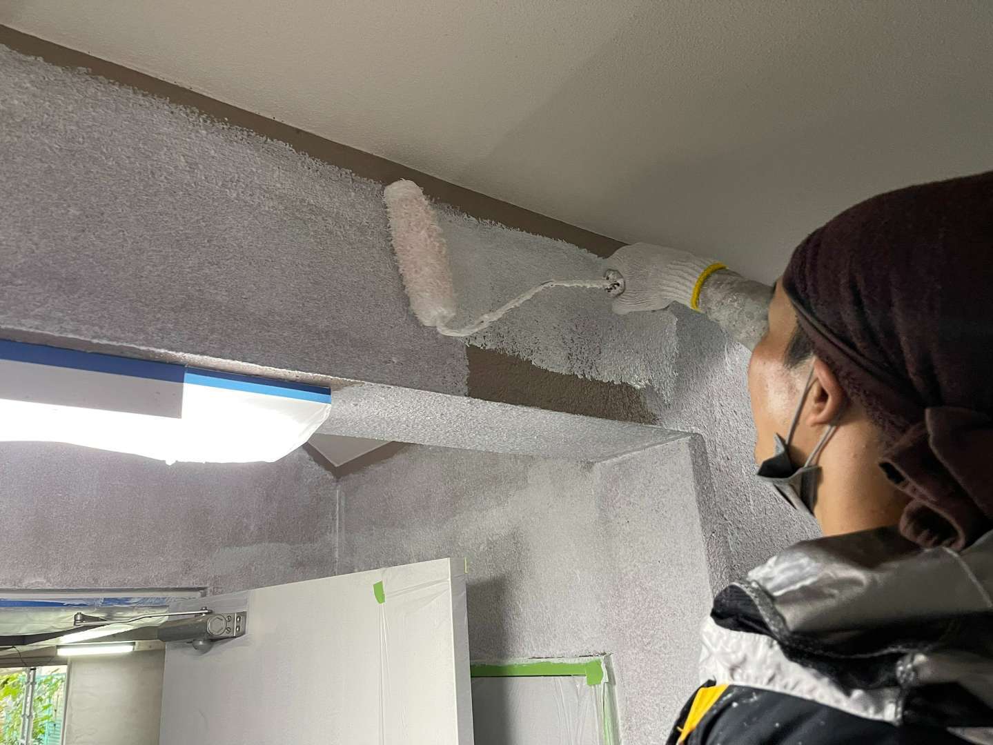 吹田市 WF3 1階下塗り 塗装工事 | マンション・アパートの施工事例 | 大阪府茨木市のリフォーム工事【福島建築株式会社】