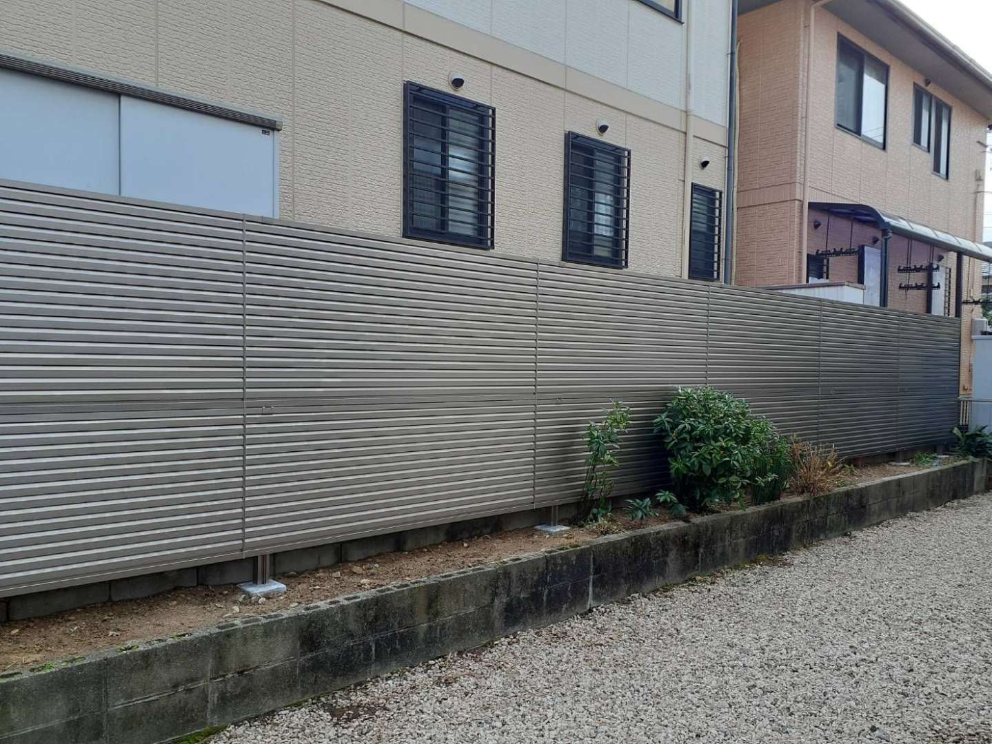 愛知県半田市 多段フェンス施工 | 戸建ての施工事例 | 愛知県津島市の外構・造園工事会社はZERO ENTERPRISE