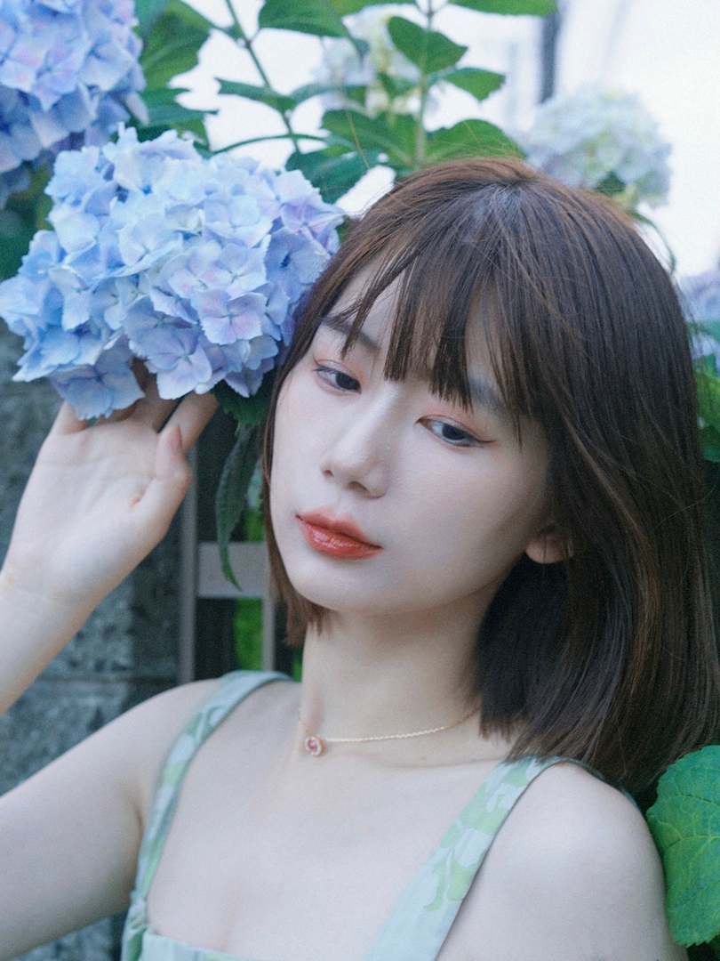 Qのページ/モデル/ヘアメイク