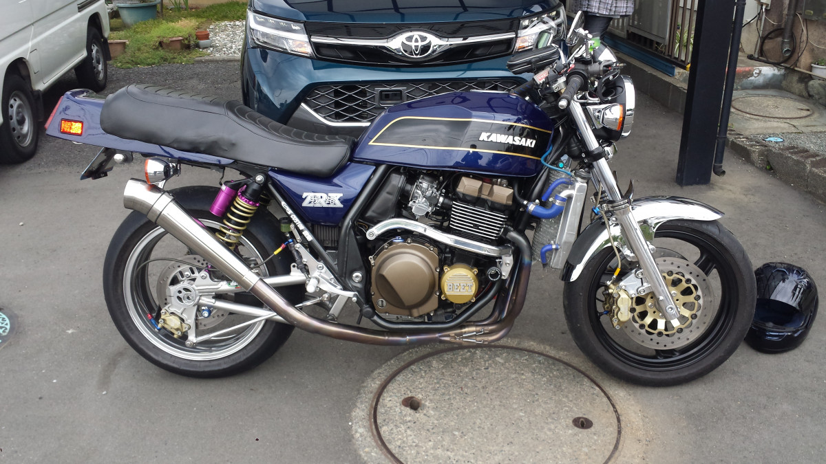 神風さんの投稿した愛車情報(ZRX-Ⅱ) - 主なカスタム内容 ハリケーン：ジュ...｜バイクのカスタム/ツーリング情報ならモトクル(Motocle)