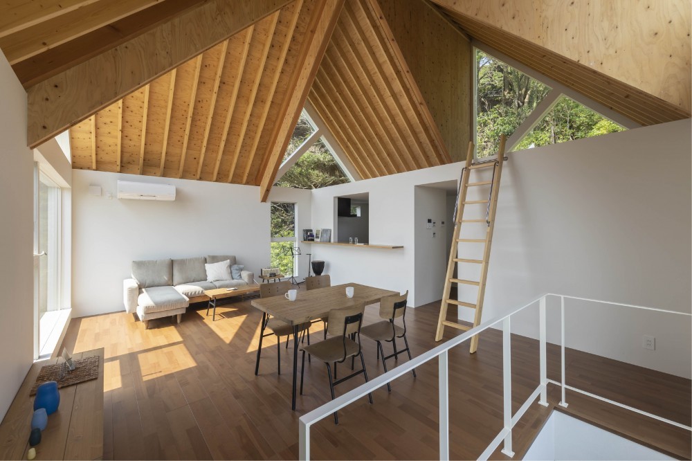 勾配天井とは？メリット・デメリットを理解して魅力的なプランニングを取り入れよう｜SUVACO(スバコ)