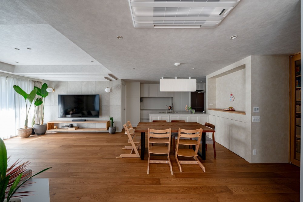 折り上げ天井とは？メリット・デメリットを理解してわが家をグッとおしゃれに開放的に｜SUVACO(スバコ)