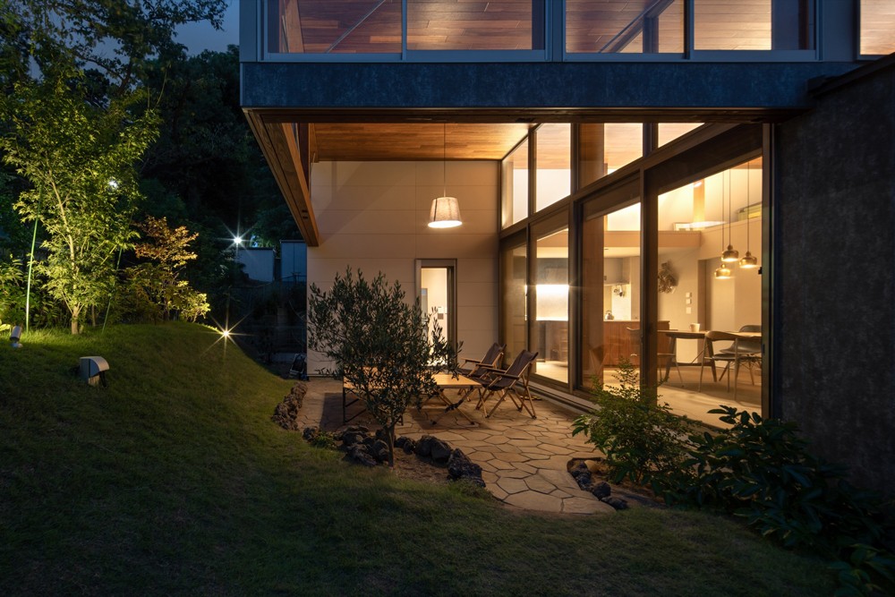 【専門家の自邸】日常の小さな幸せに心おどる、高断熱・平屋の住まい｜ 建築家 鹿内健さん｜SUVACO(スバコ)