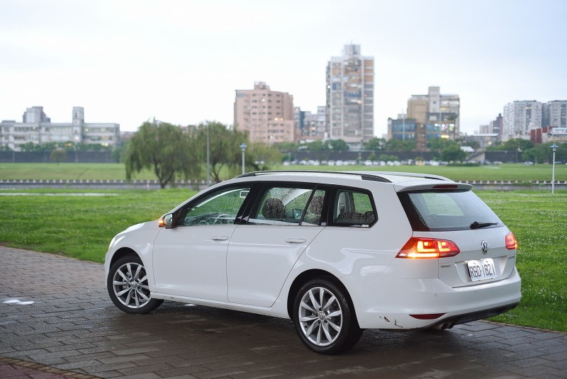 原點的延伸 VW Golf Variant 280 TSI Highline - CARTURE 車勢文化