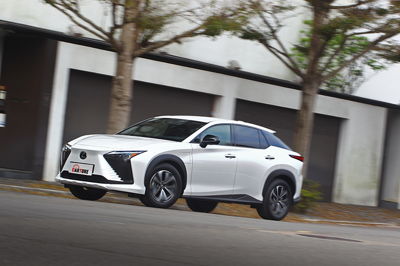 279萬元買純電版RX Coupe？全新Lexus RZ 450e正式發表 - CARTURE 車勢文化