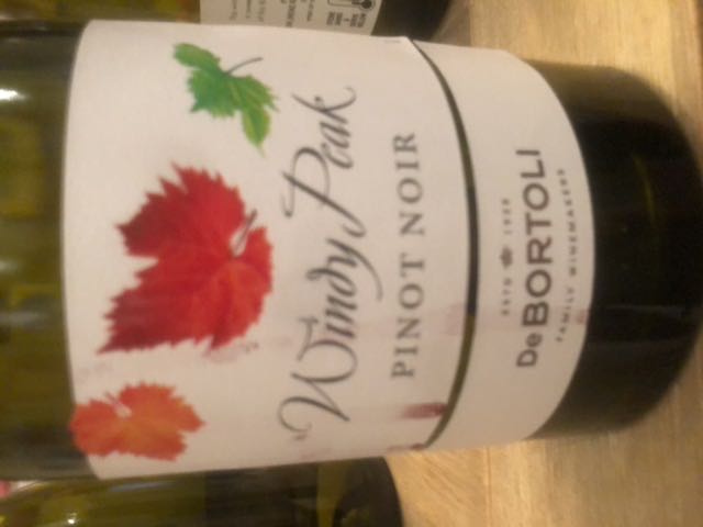 De Bortoli Windy Peak Pinot Noir(デ・ボルトリ ウィンディー・ピーク | Vinica 無料のワインアプリ