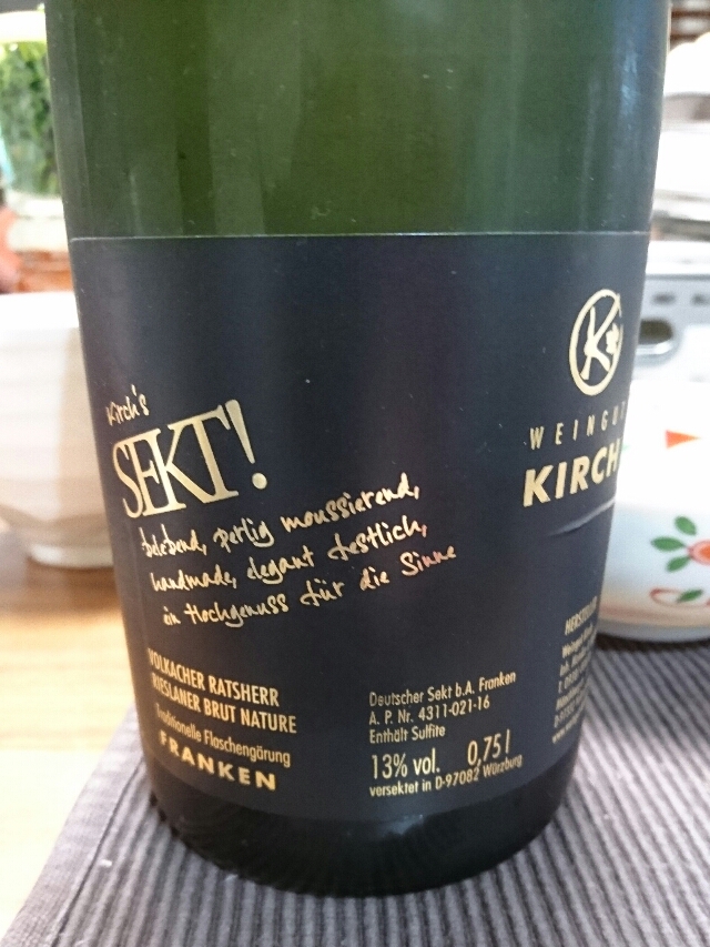 Weingut Kirch Volkacher Ratsherr Rieslaner Sekt | Vinica 無料のワインアプリ