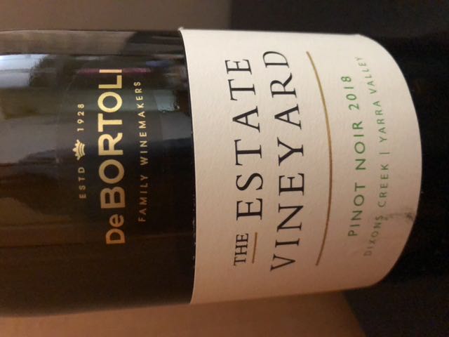 De Bortoli The Estate Vineyard Pinot Noir(デ・ボルトリ | Vinica 無料のワインアプリ