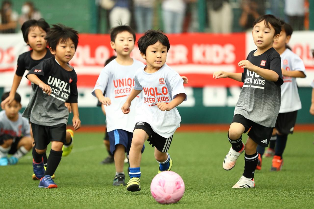 19年続くサッカーキッズ支援 ユニクロが世界の子どもたちに夢を届ける理由 | VICTORY