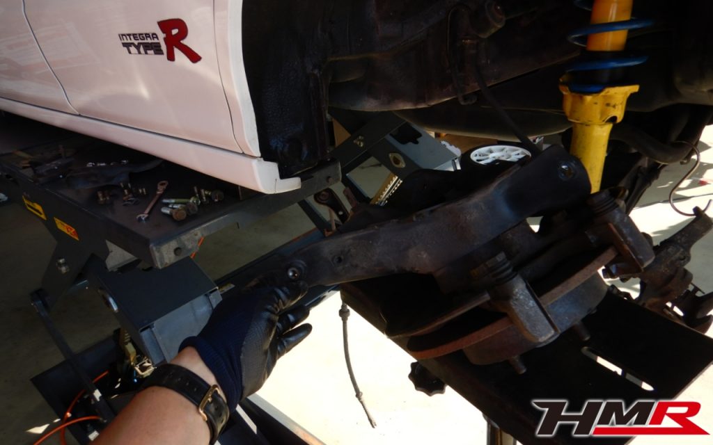 インテグラタイプR 4ドア(DB8)のトレーリングアームブッシュ交換作業を承りました|HMR